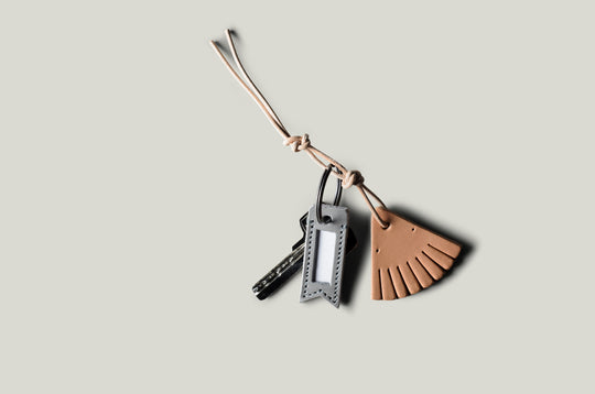 Colourcode Key Tag . Grey Natural – hardgraft